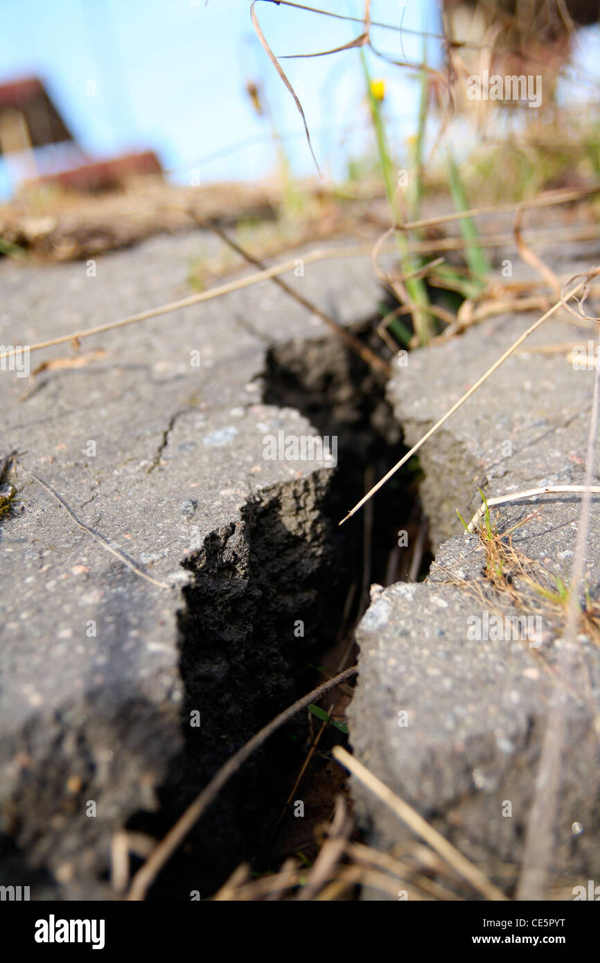 Earthquake fissure in road hi-res stock photography and images - Alamy
