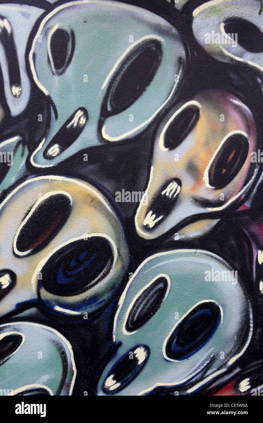 Alien graffiti hi-res stock photography and images - Alamy