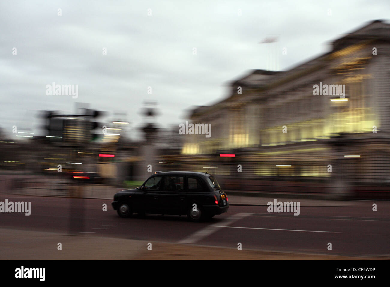 Buckingham Palace Side View High Resolution Stock Photography and ...