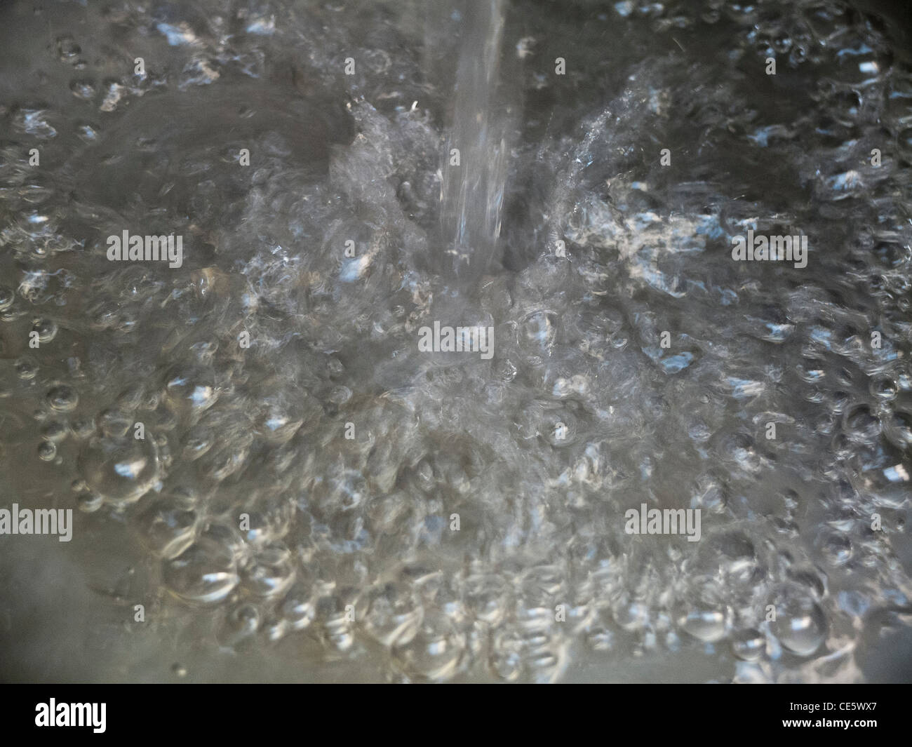 pan of boiling water Stock Photo - Alamy