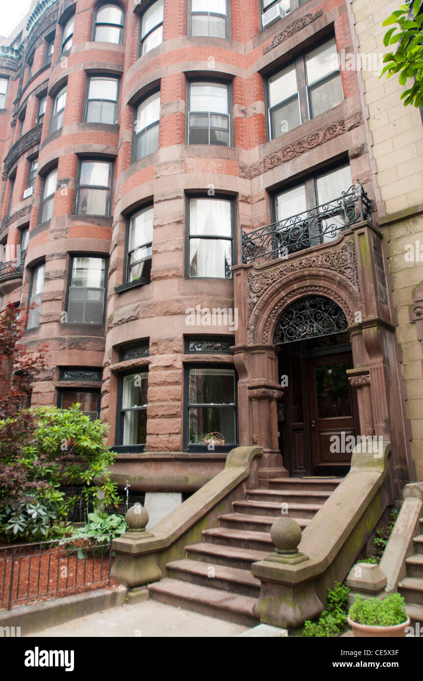 Entrance stairs to heritage residential house on Beacon Street, Back ...