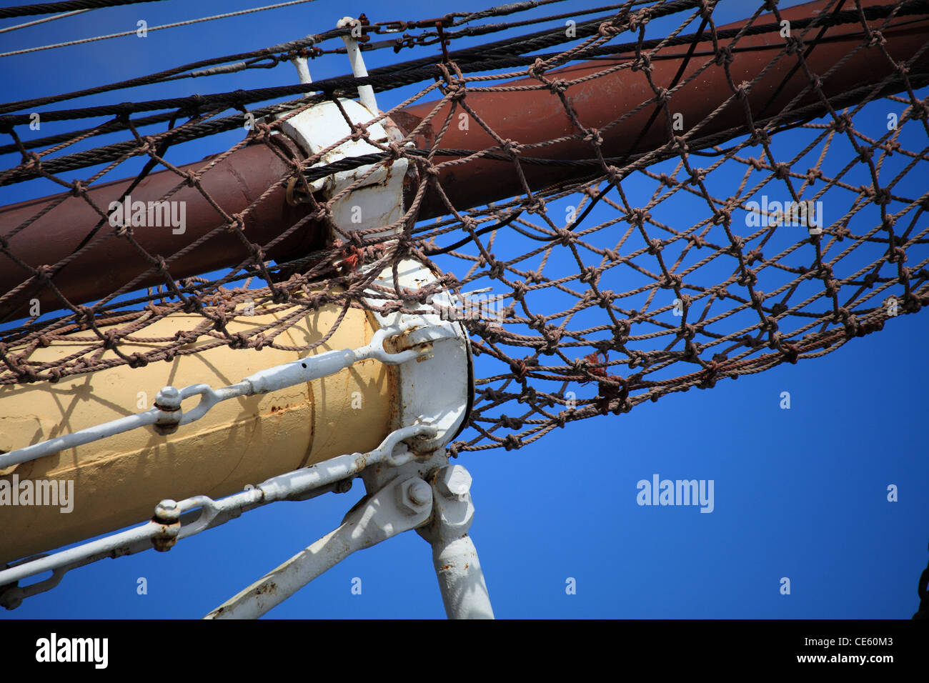 Masts and rope of sailing ship Stock Photo - Alamy