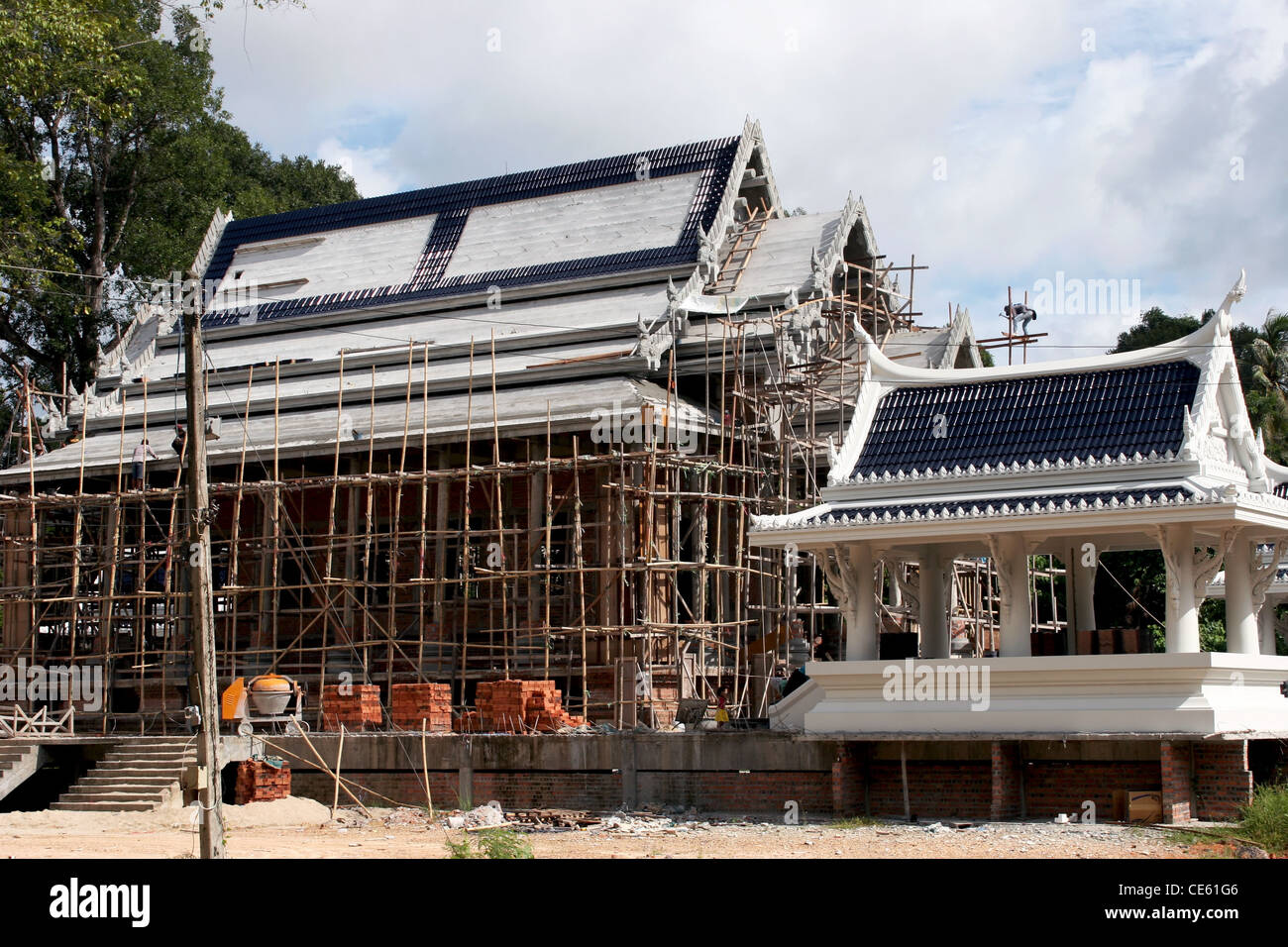 Buddhist construction hi-res stock photography and images - Alamy
