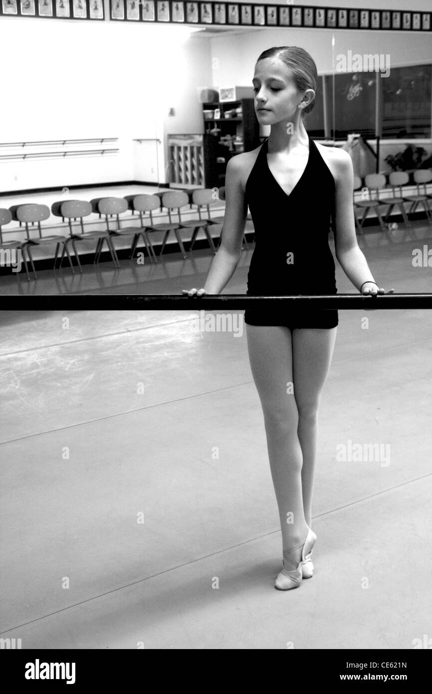 Ballet rehearsal studio in Black and White Stock Photos & Images - Alamy