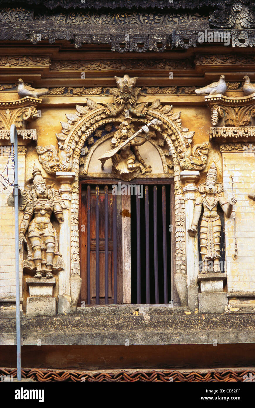 Window on decorative wall of Chettiar home Chettinad Tamil Nadu India ...