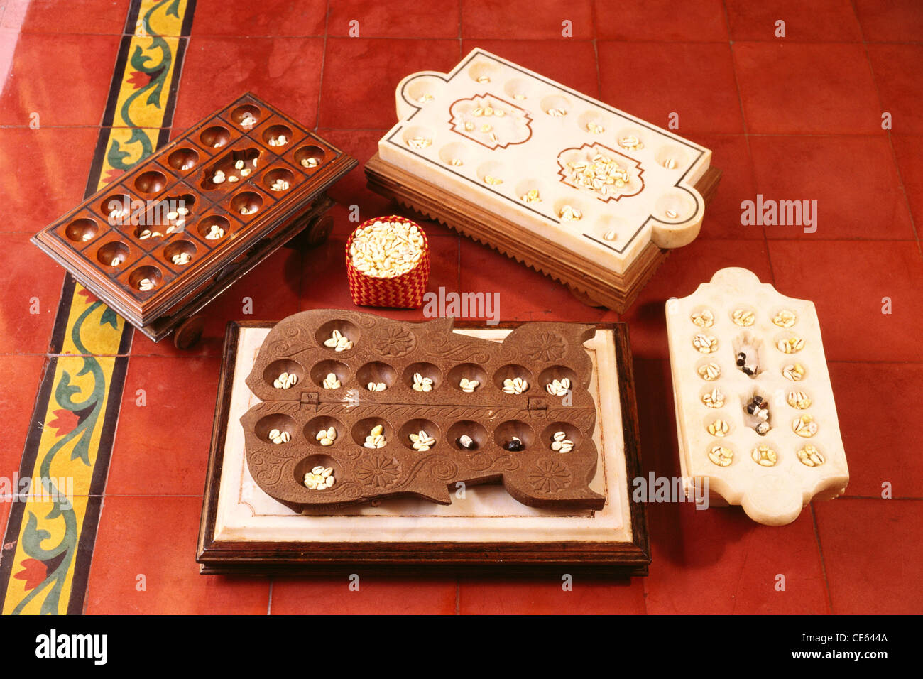 Pallanguzhi ; Pallankuli game ; Nattukottai Chettiars ; Nagarathar ...