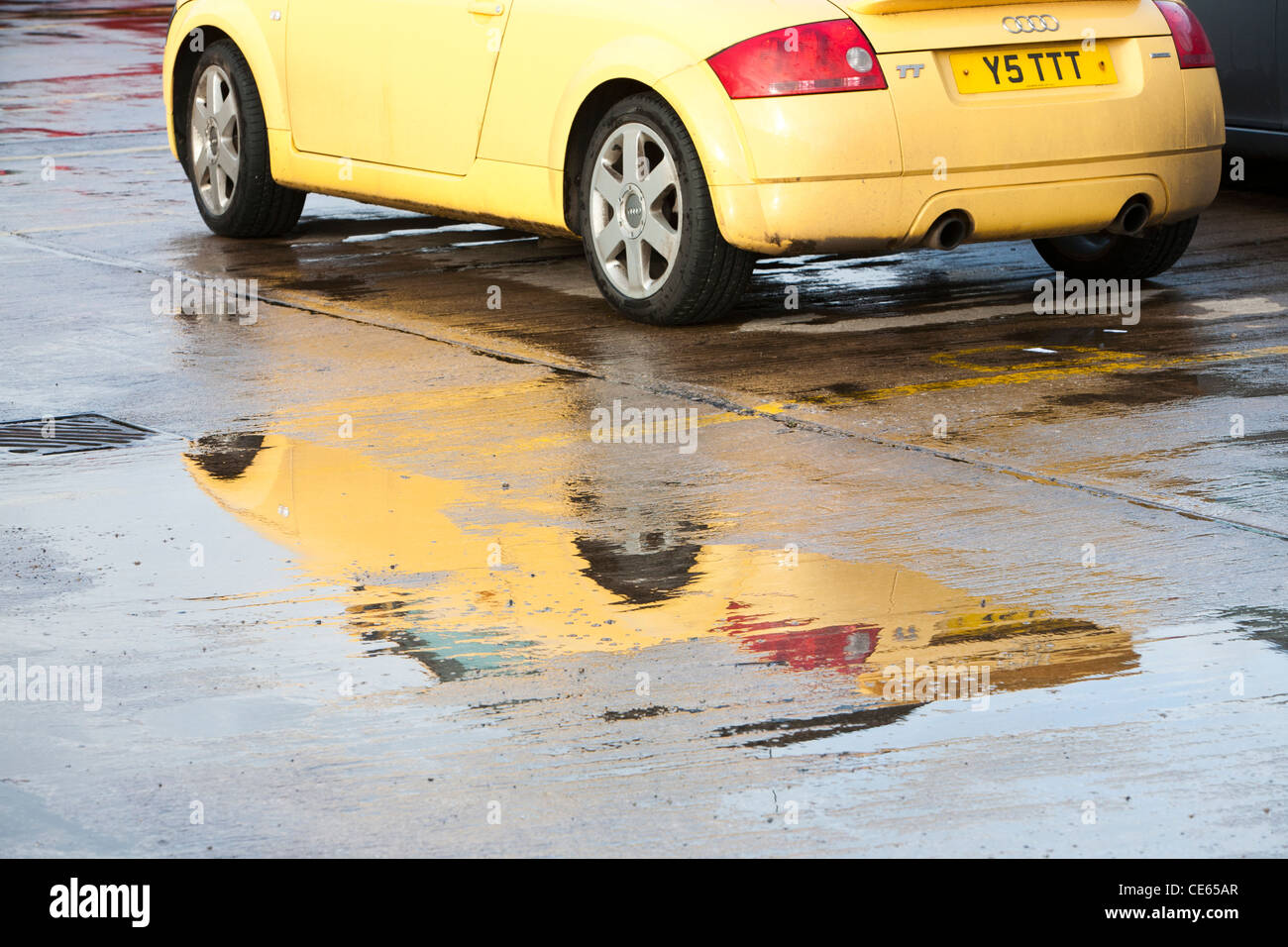 Car rain convertible hi-res stock photography and images - Alamy