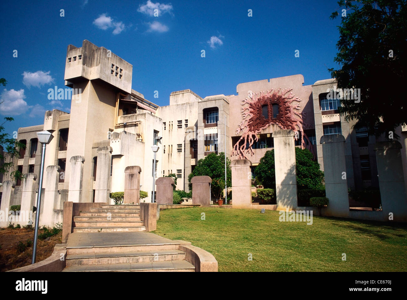 National Centre for Cell Science building ; Biotechnology, Tissue ...