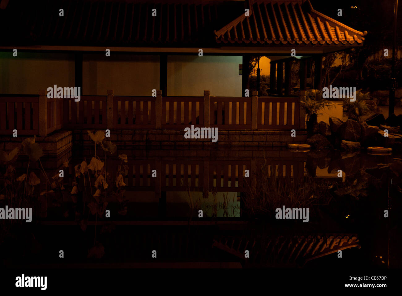 Pond veranda hi-res stock photography and images - Alamy