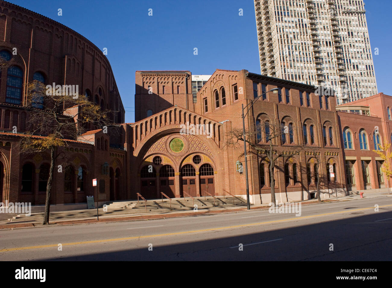 The Moody Church Lincoln Park Chicago Stock Photo - Alamy
