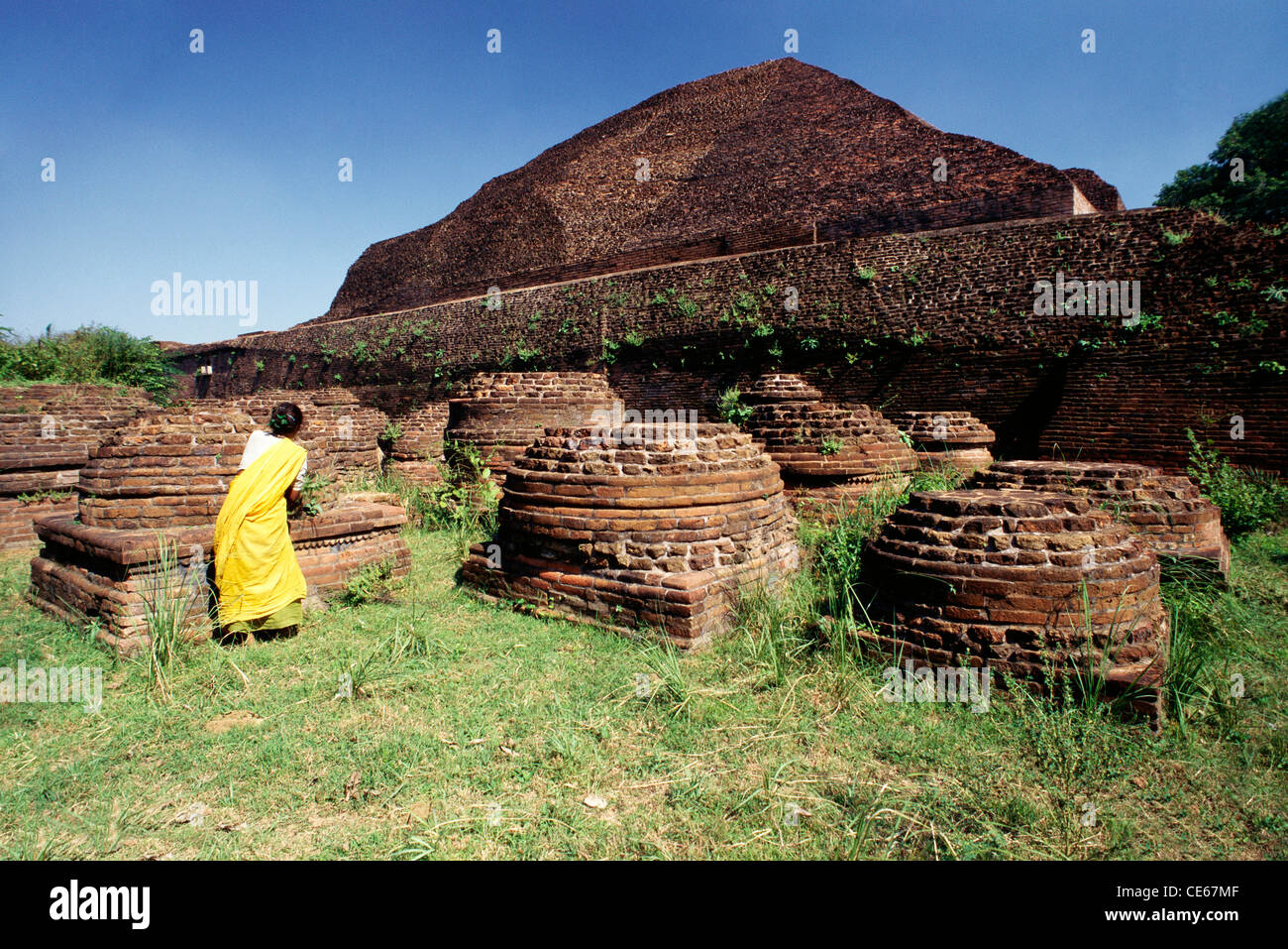 Nalanda ancient Mahavihara Buddhist monastery stupa gompa ruins ...