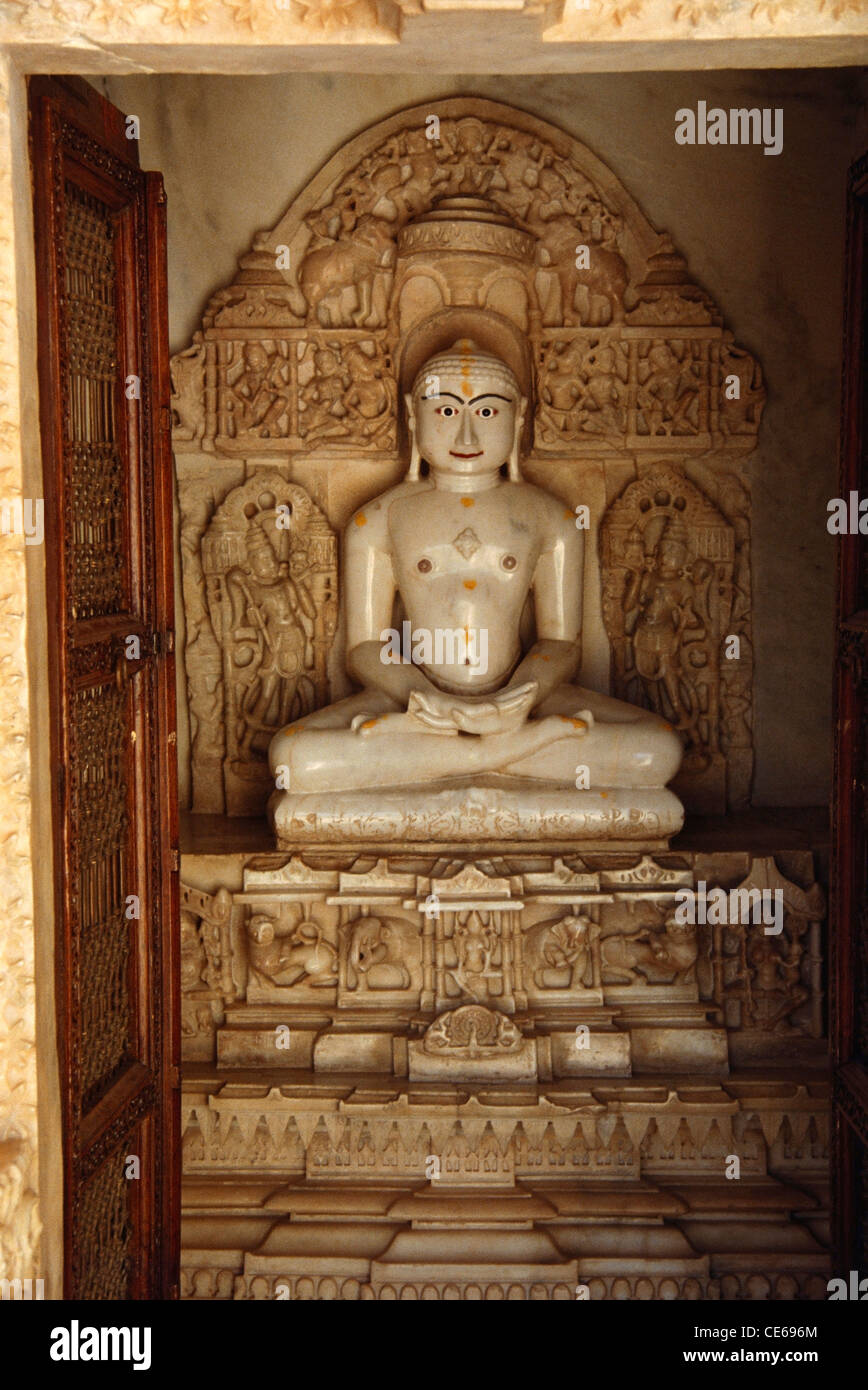 Dilwara temple hi-res stock photography and images - Alamy