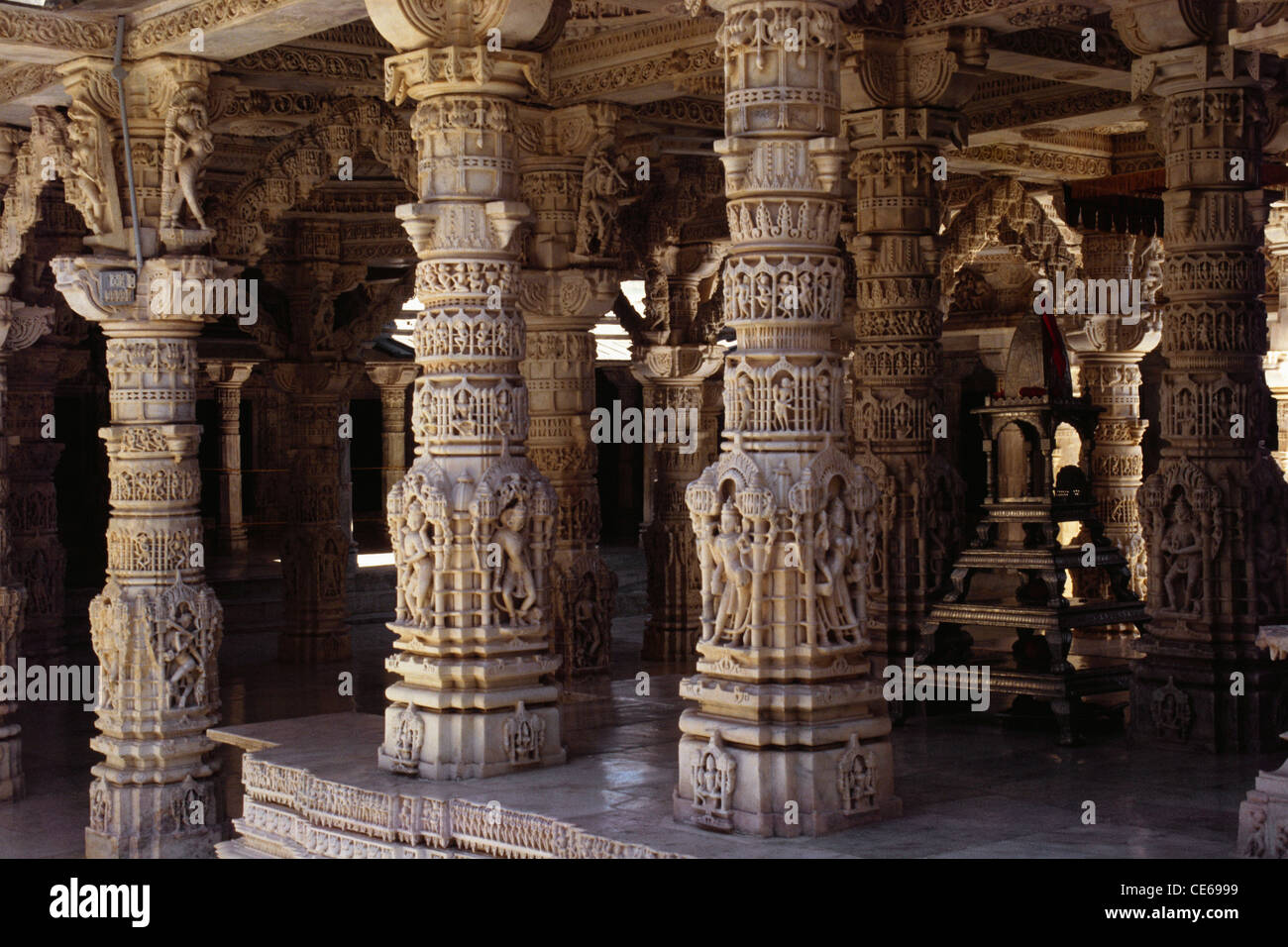 Carved pillars , Delwara Temple , Dilwara Temples , Delvada Temples ...