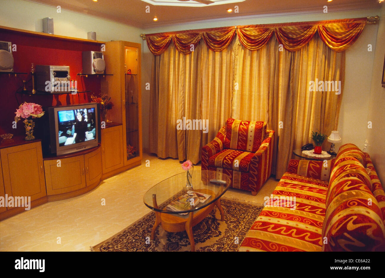 Tv curtain hi-res stock photography and images - Alamy