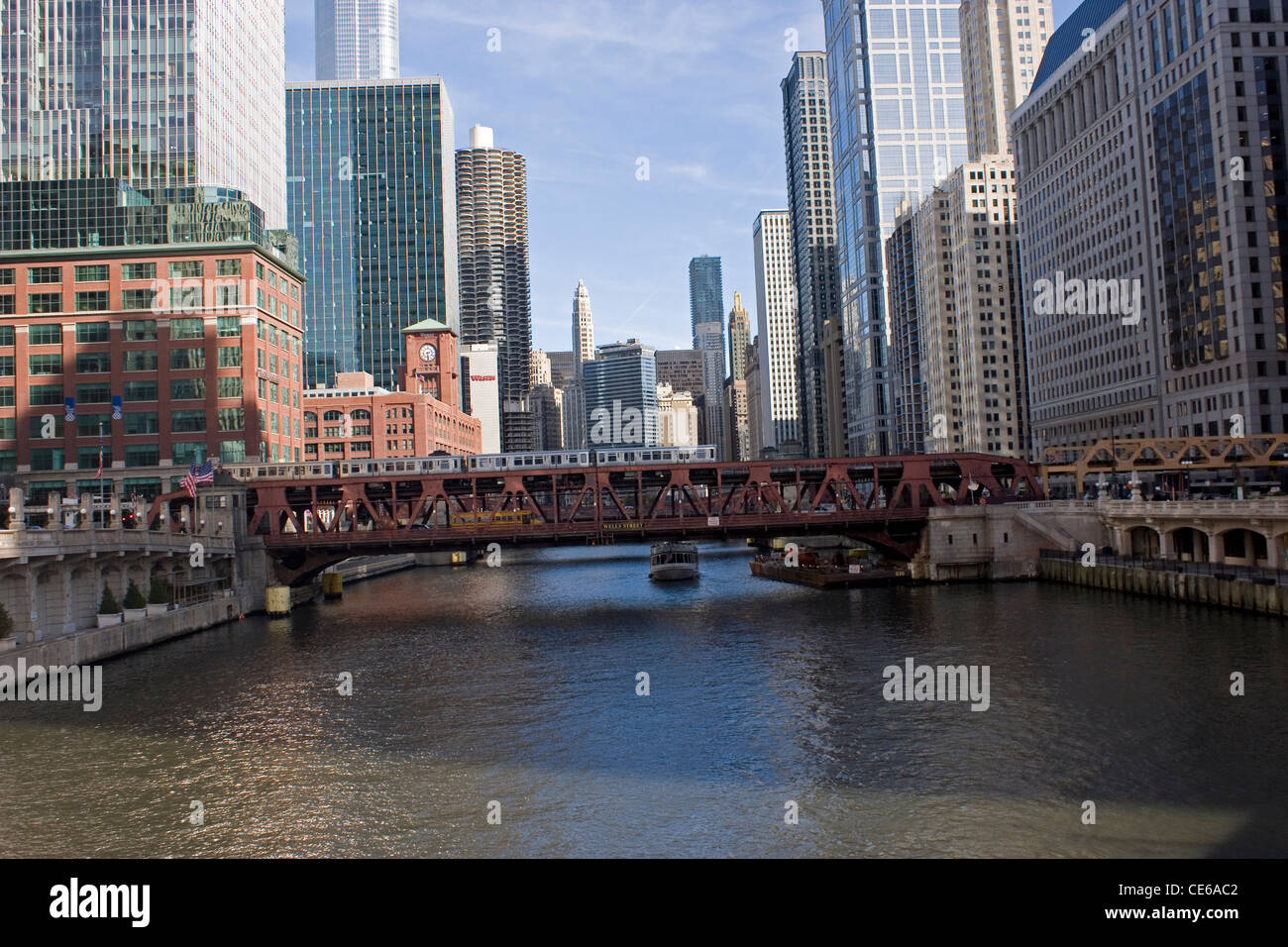 Wells Street Bridge on the Chicago River Stock Photo - Alamy