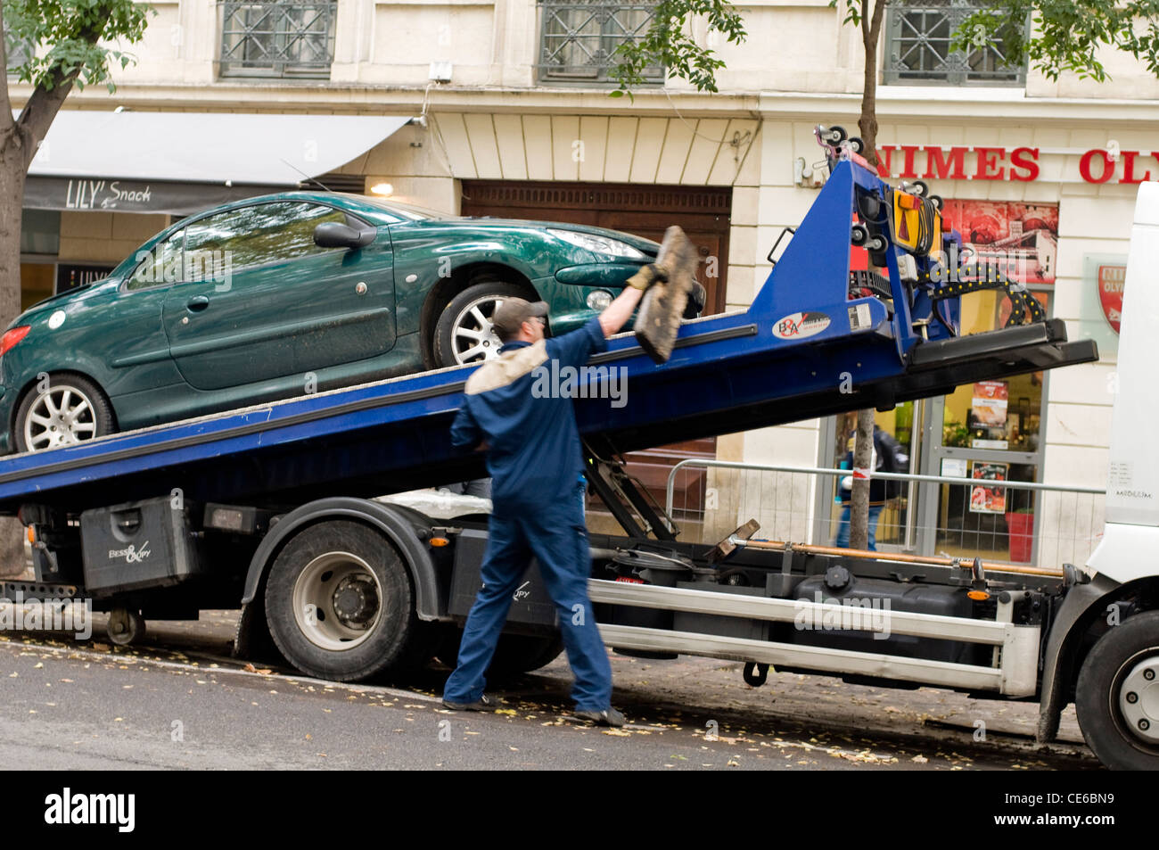 Illegally parked car hi-res stock photography and images - Alamy Illegally parked car hi-res stock photography and images - Alamy