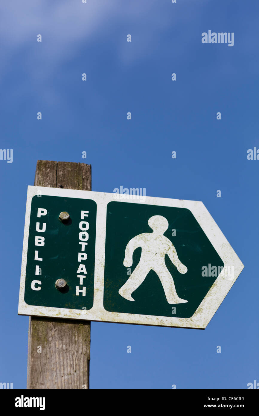 Public path signage hi-res stock photography and images - Alamy