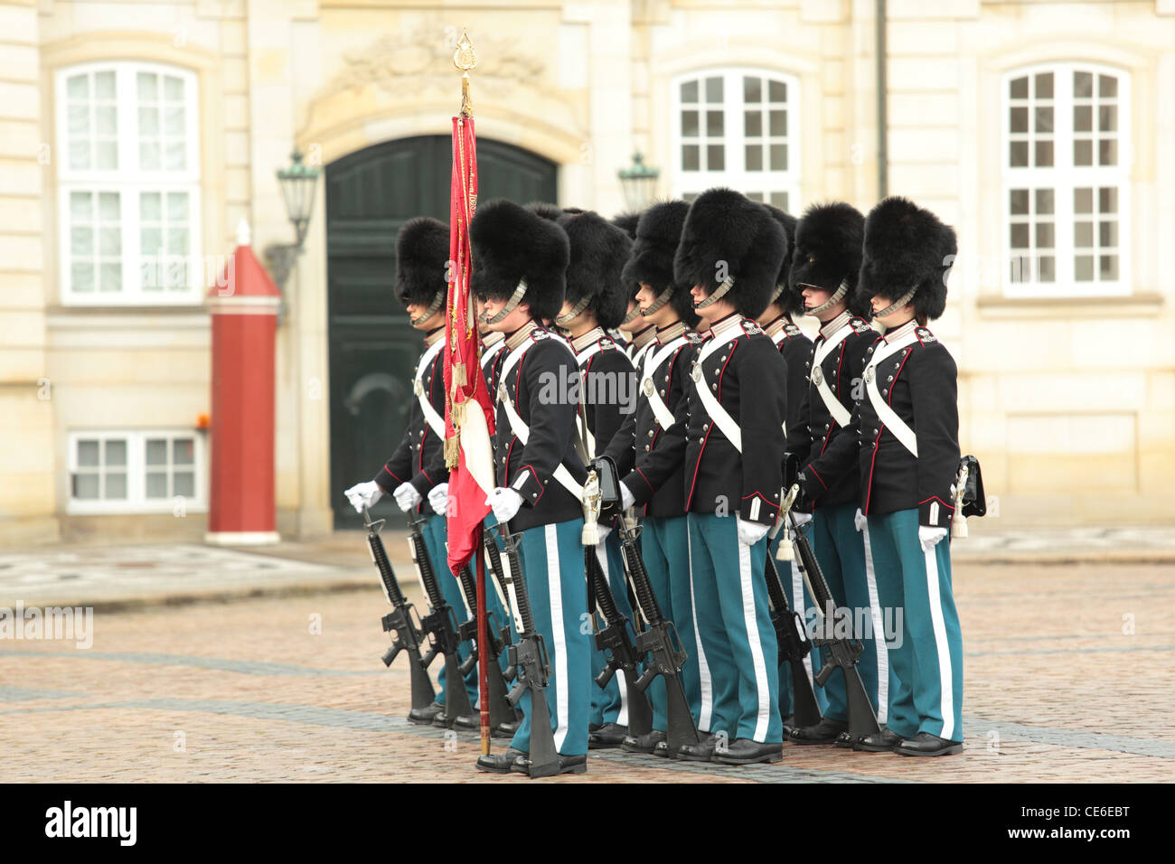 Royal guard amalienborg palace hi-res stock photography and images - Alamy