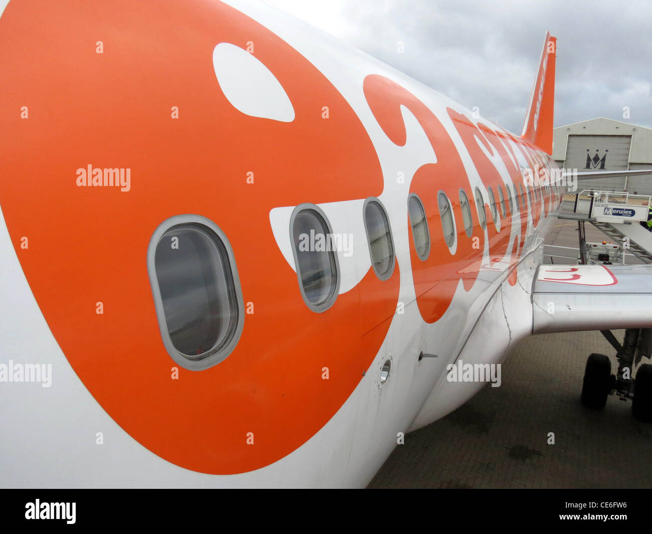 Easyjet sign hi-res stock photography and images - Alamy