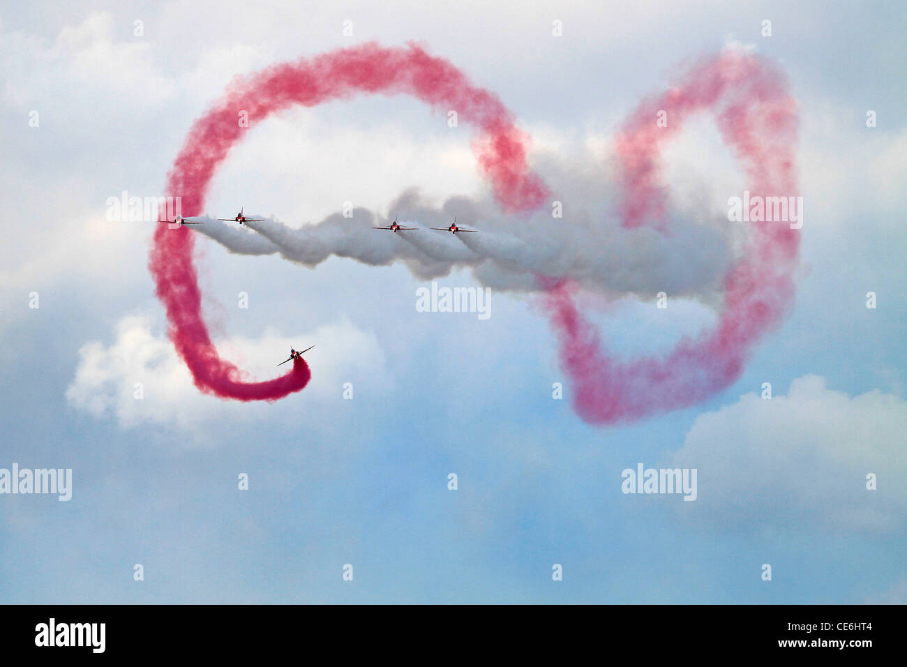 Red vapour trails hi-res stock photography and images - Alamy