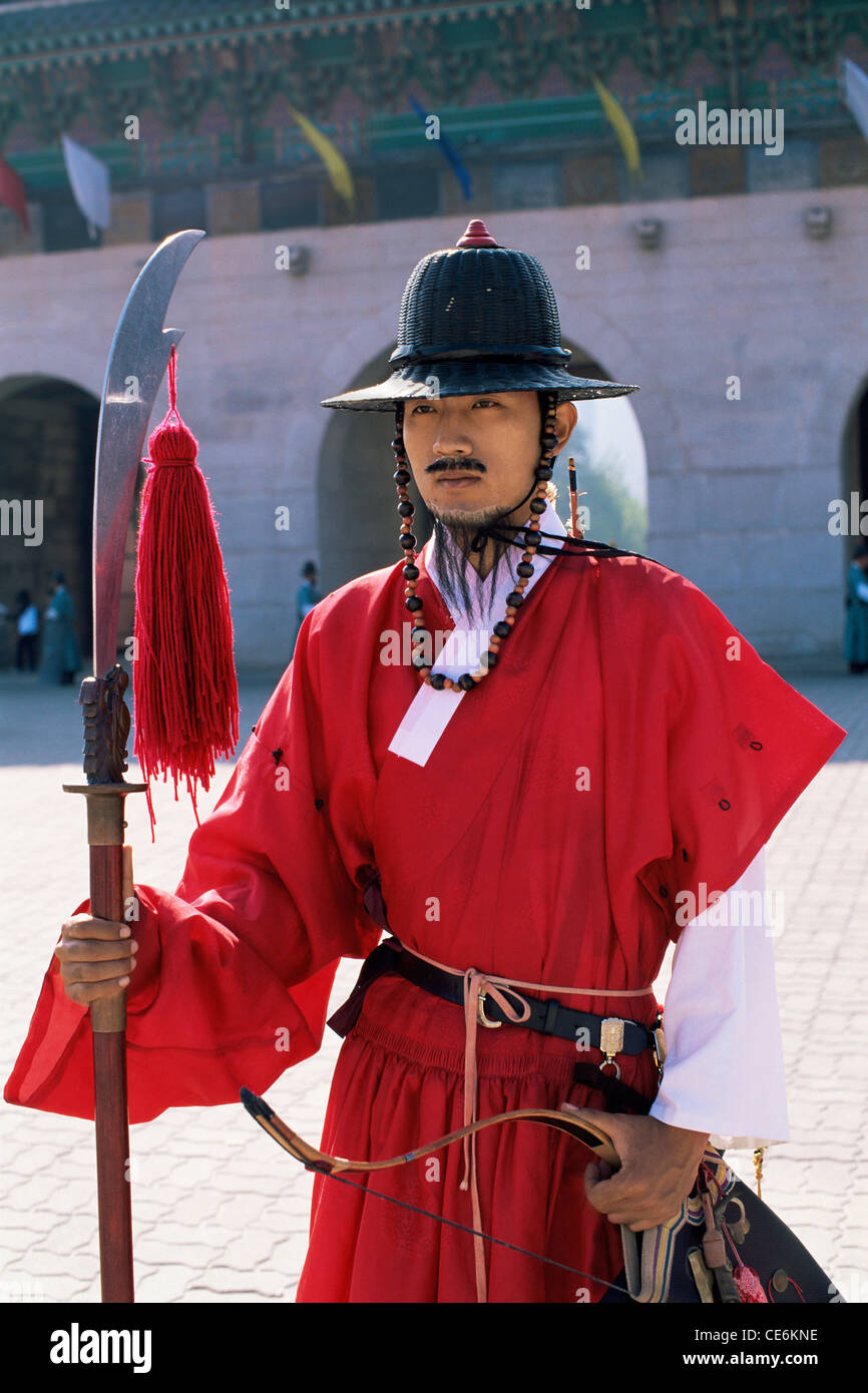 Korea,Seoul,Gyeongbokgung Palace,Ceremonial Guard in Traditional ...