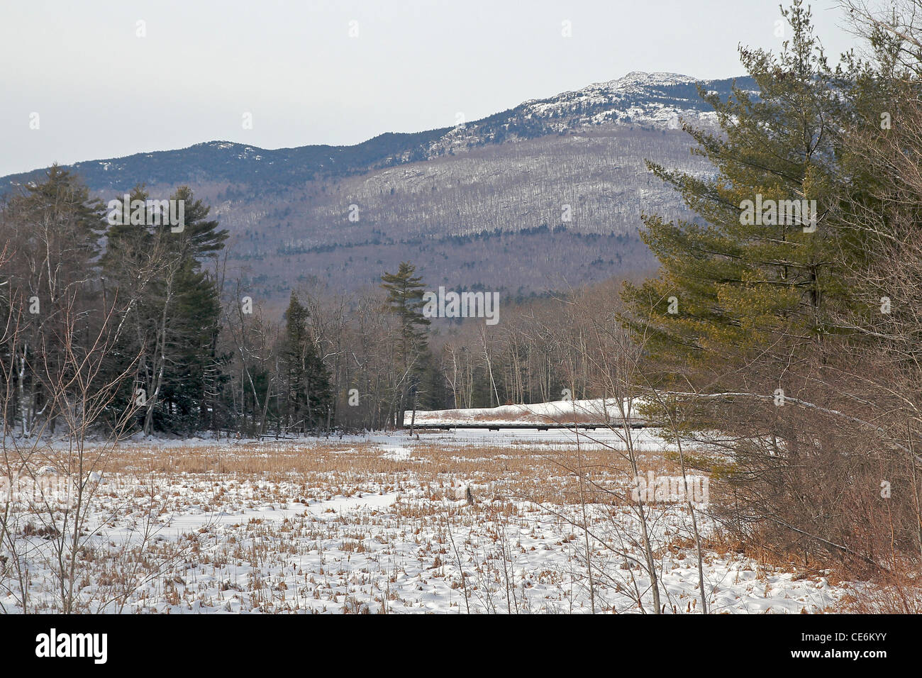 New england winter mountains hi-res stock photography and images - Alamy