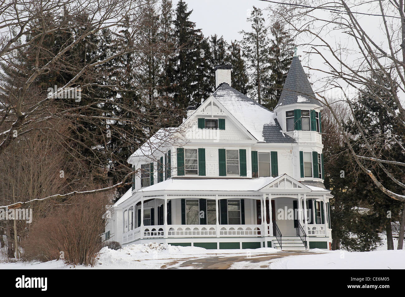 A winter view of a Victorian home Stock Photo - Alamy