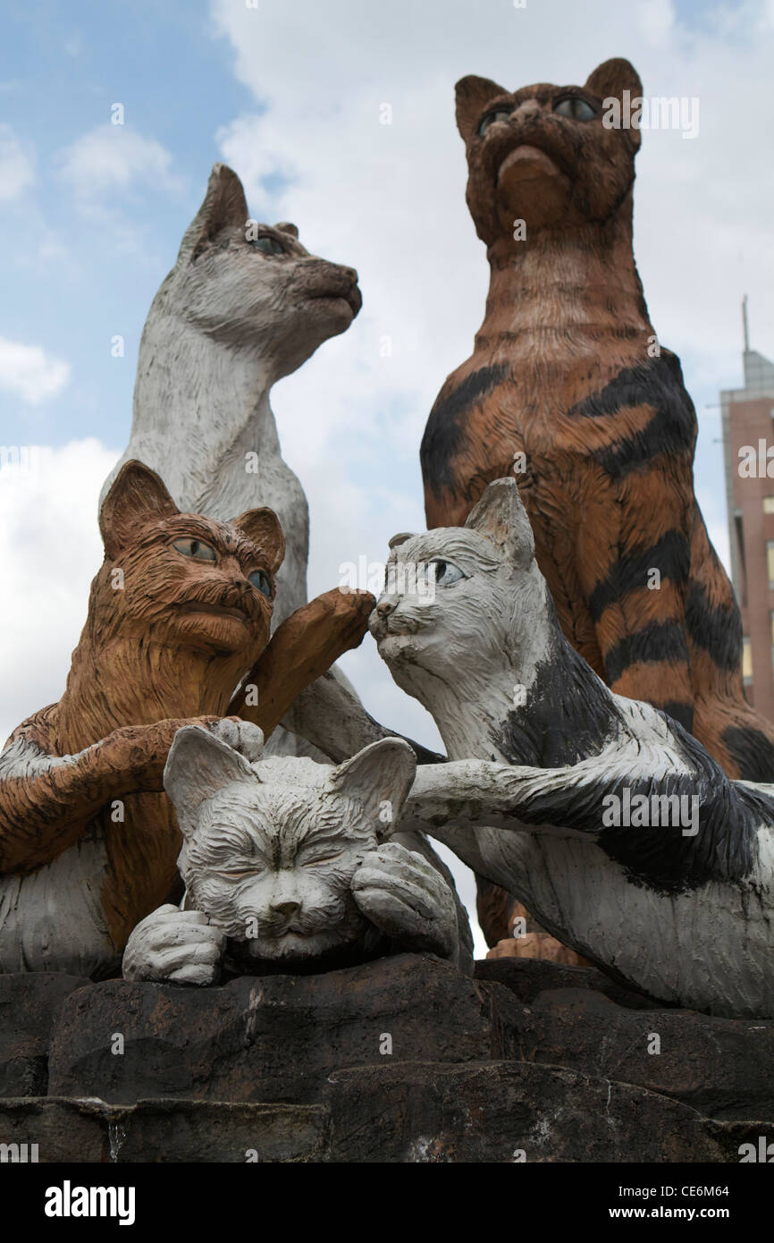 Kuching cat statue hi-res stock photography and images - Alamy