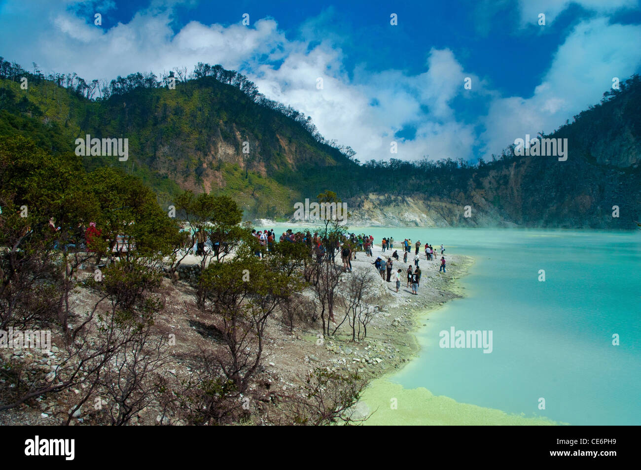 Beautiful Scene of Sulfur Lake Stock Photo - Alamy