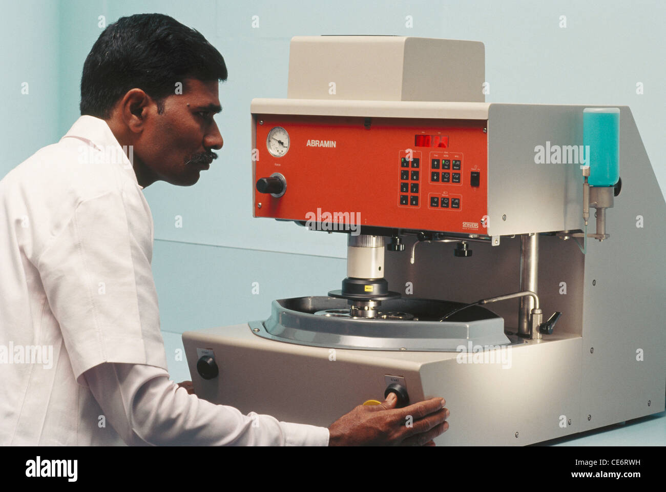 Indian lab technicians hi-res stock photography and images - Alamy