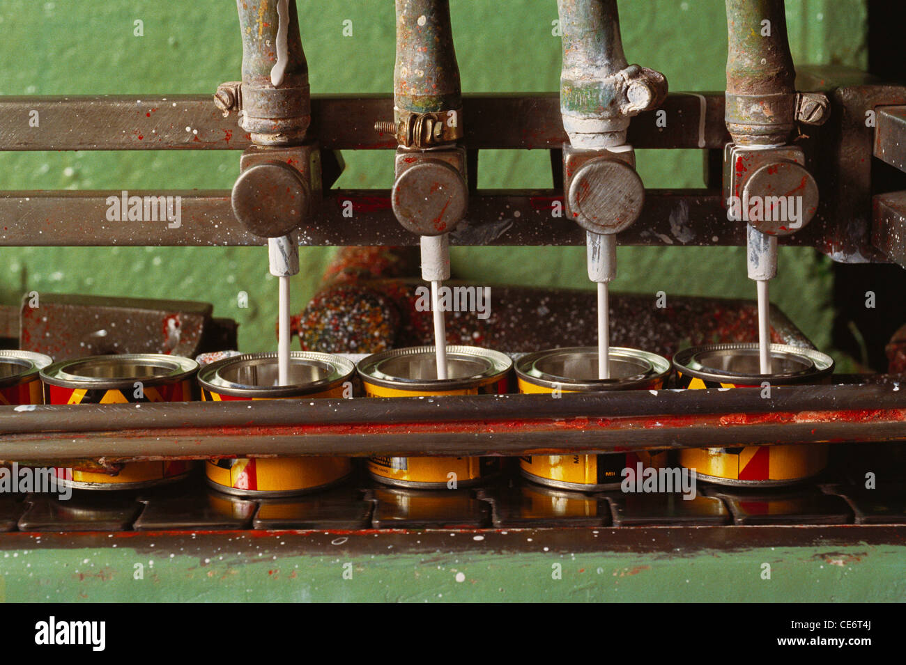 Filling tin cans factory hi-res stock photography and images - Alamy