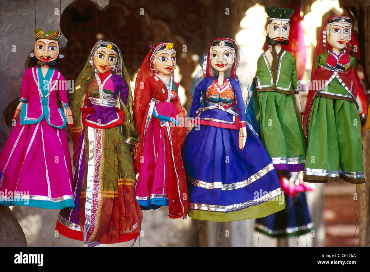 Indian puppets ; Rajasthani men women puppets dolls ; udaipur ...