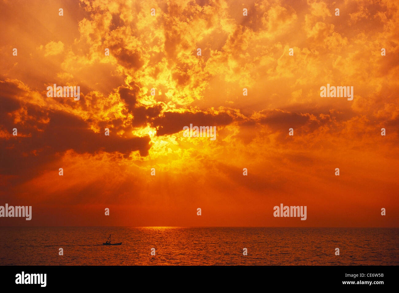 Sunset nariman point bombay mumbai hi-res stock photography and images ...