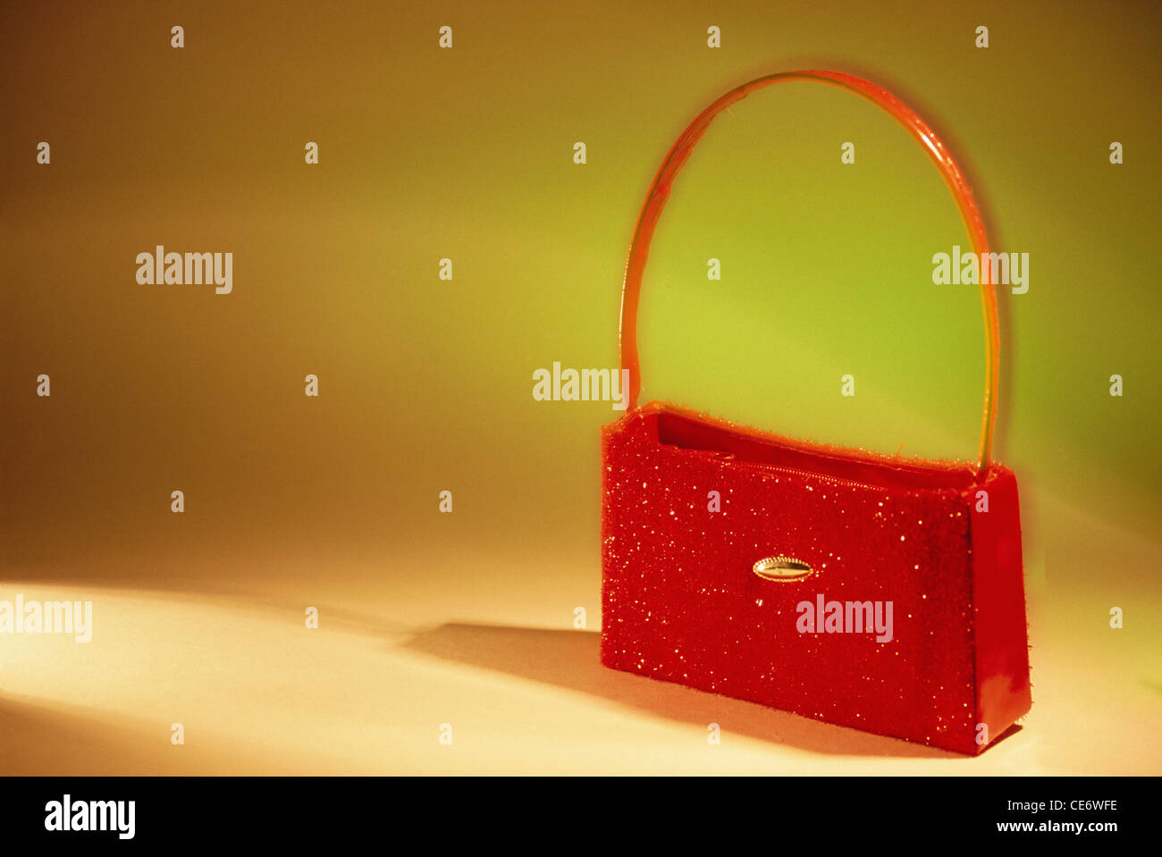Purse and hand hi-res stock photography and images - Alamy