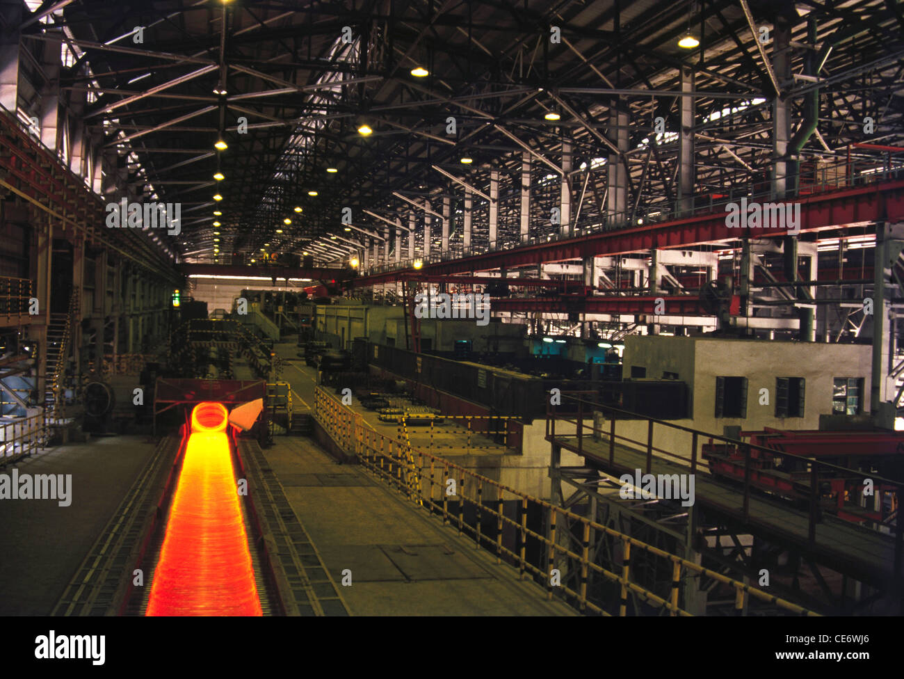 India industry iron hi-res stock photography and images - Alamy