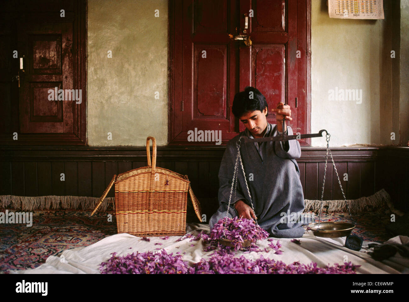 Balance scales hi-res stock photography and images - Alamy