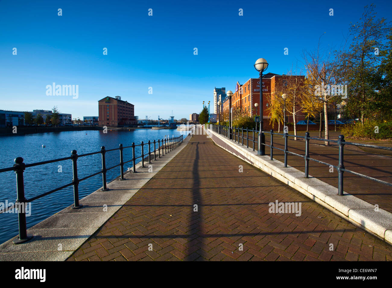 England, Greater Manchester, Salford Quays. Walkway alongside Ontario ...