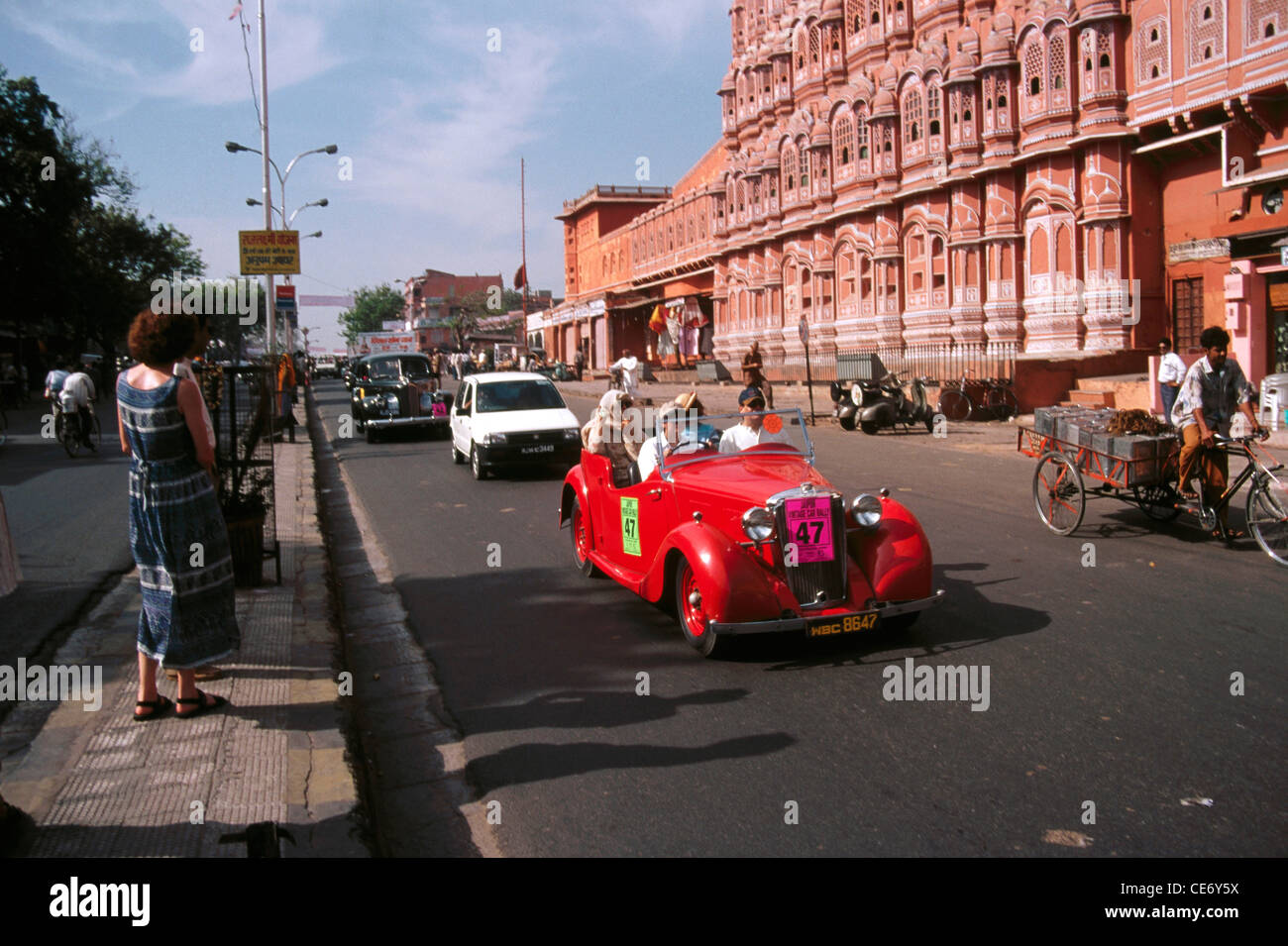 SNS 85590 : red antique vintage old car hawa mahal palace of winds ...