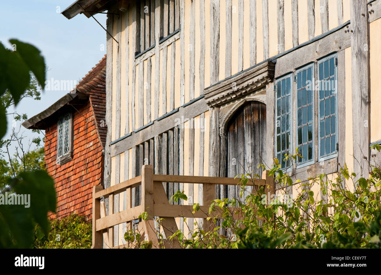 English historic windows hi-res stock photography and images - Alamy