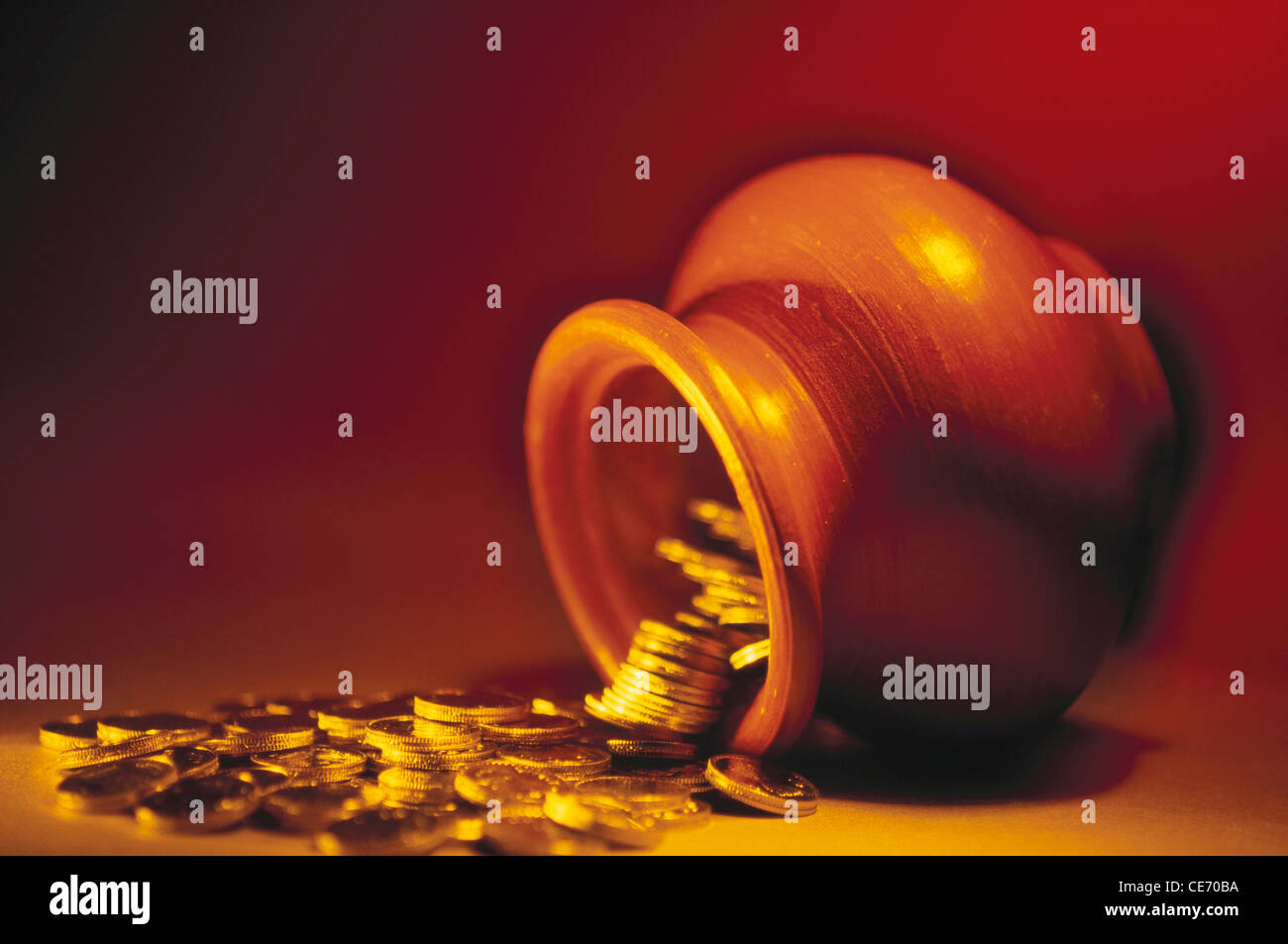 Gold standard banking hi-res stock photography and images - Alamy