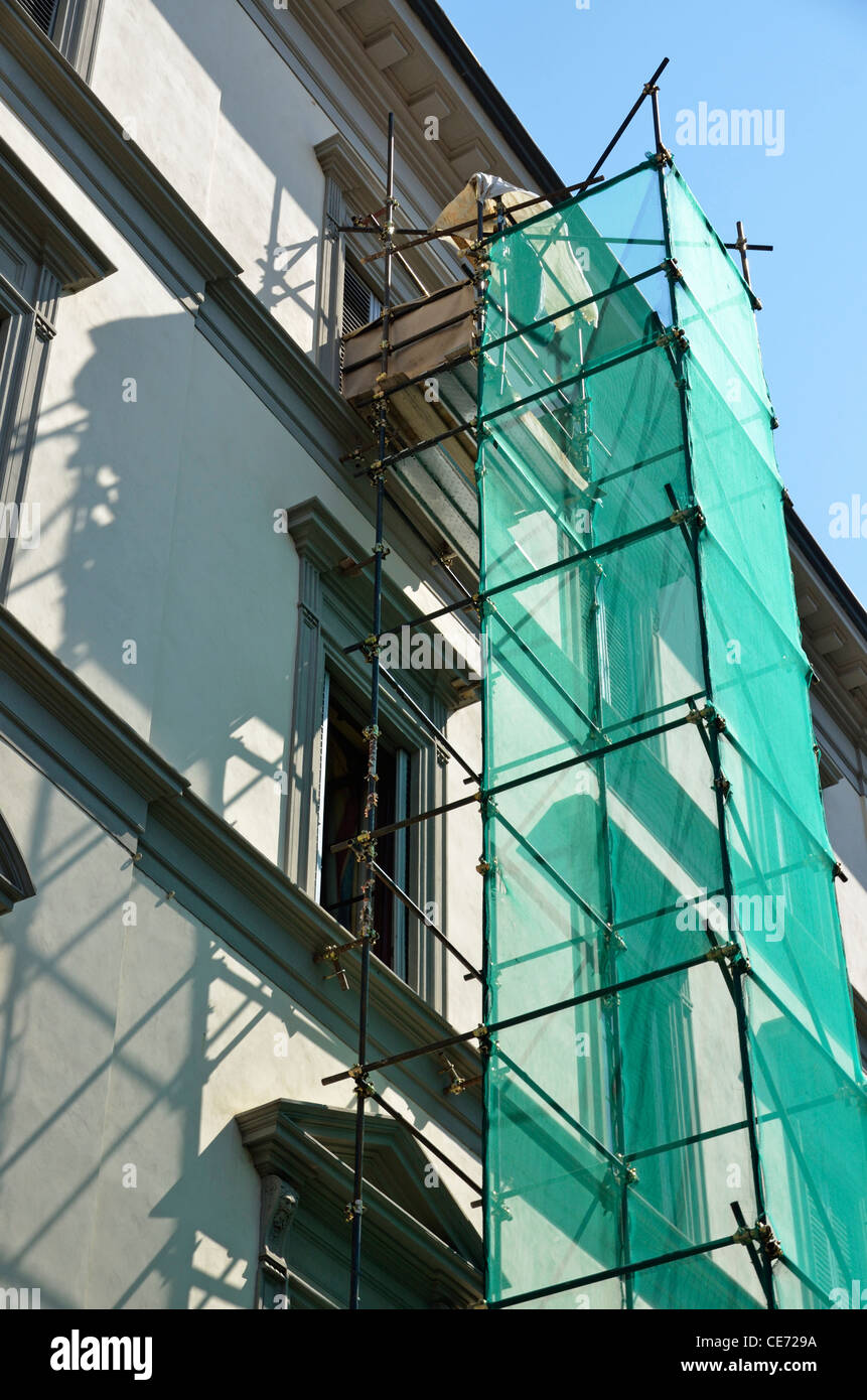 Building Scaffolding Stock Photos & Building Scaffolding Stock Images ...