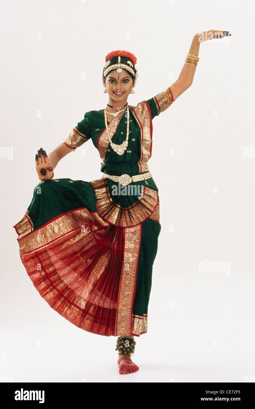 Bharat natyam dancer hi-res stock photography and images - Alamy