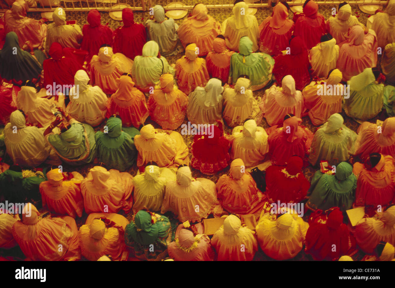 SOA 81822 : Indian bori muslim praying at saifi mosque ; bombay mumbai ...