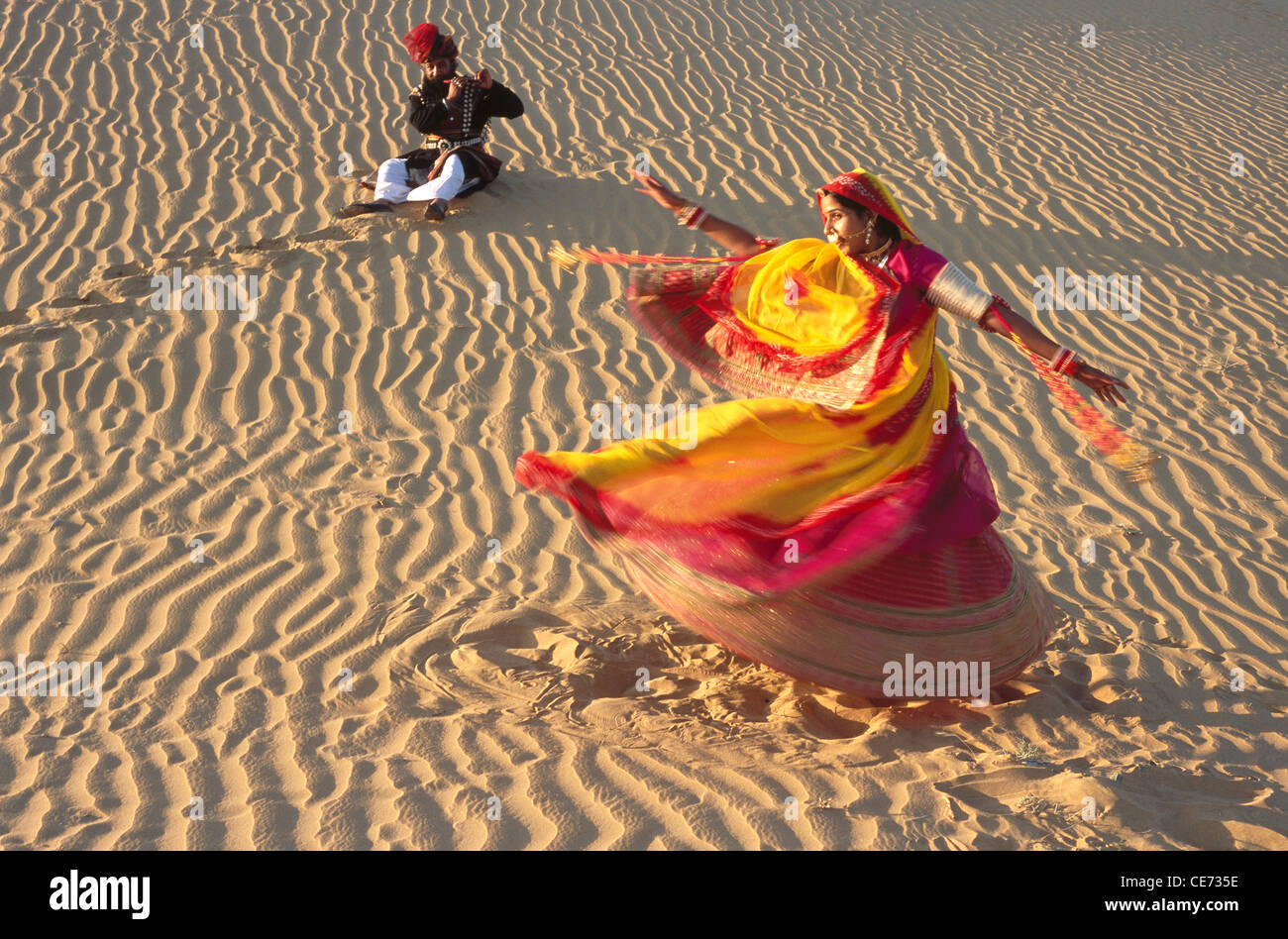 Rajasthani couple folk dance ; rajasthan ; India model released Stock ...
