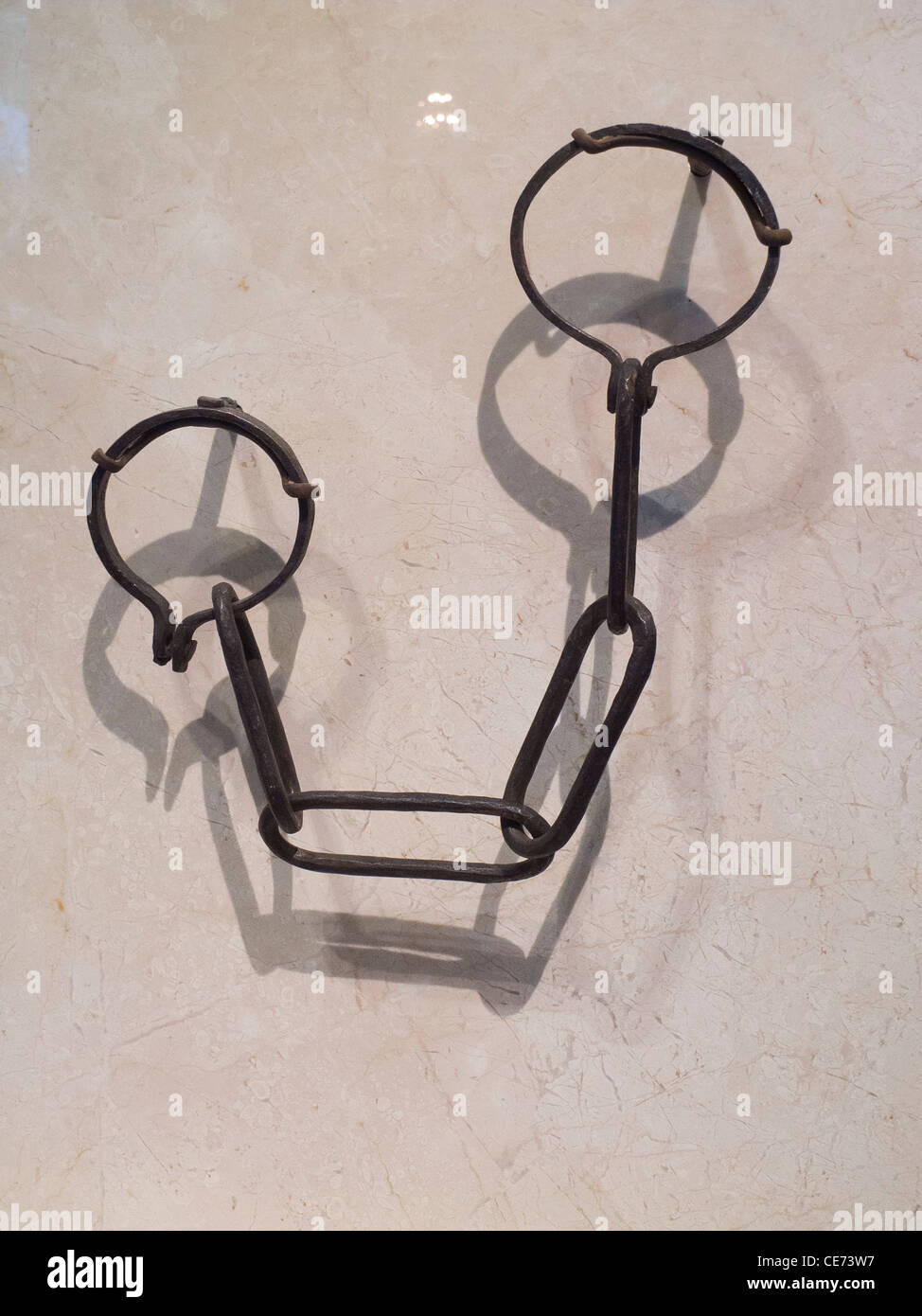 Slave shackles hi-res stock photography and images - Alamy
