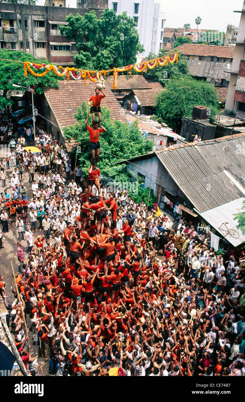 Human pyramid in crowd on hi-res stock photography and images - Alamy