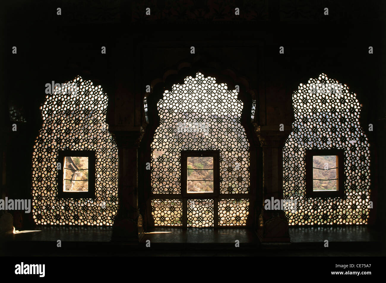 windows pillars artistically carved screen in marble silhouette sheesh ...