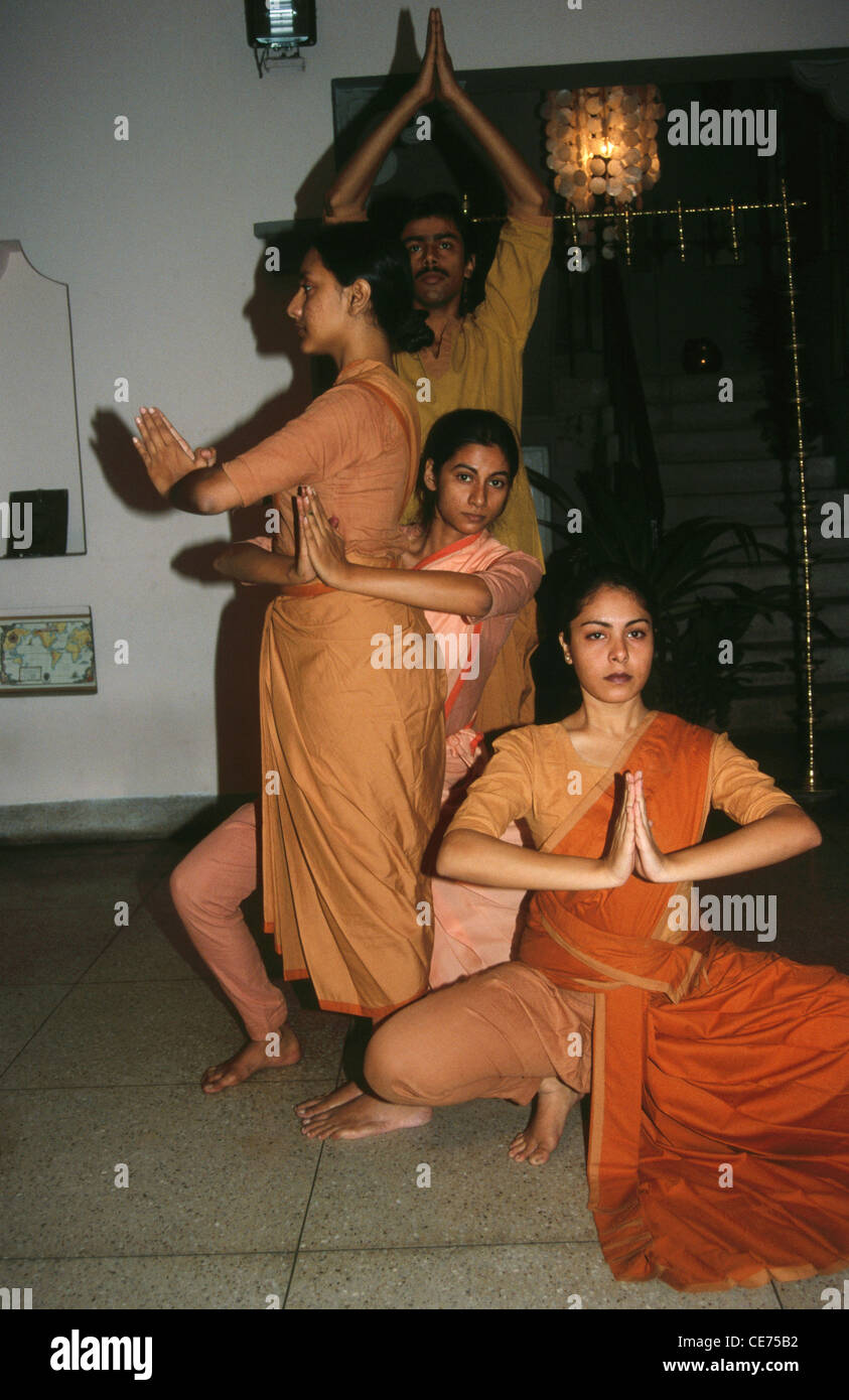 Indian classical dance practice hi-res stock photography and images - Alamy