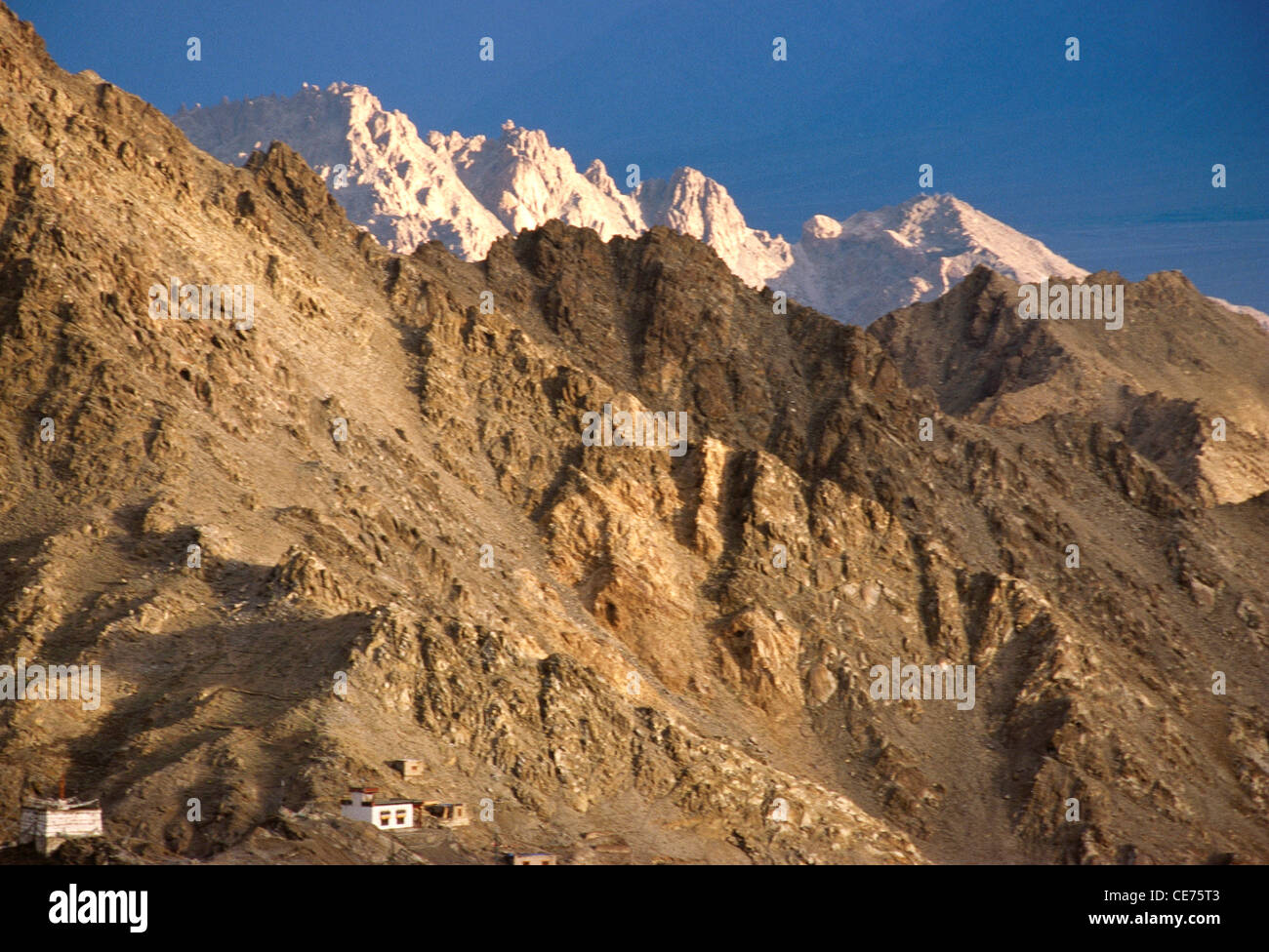 SSK 83040 : jagged range of sand and snow indian himalayan mountains ladakh jammu and kashmir ...