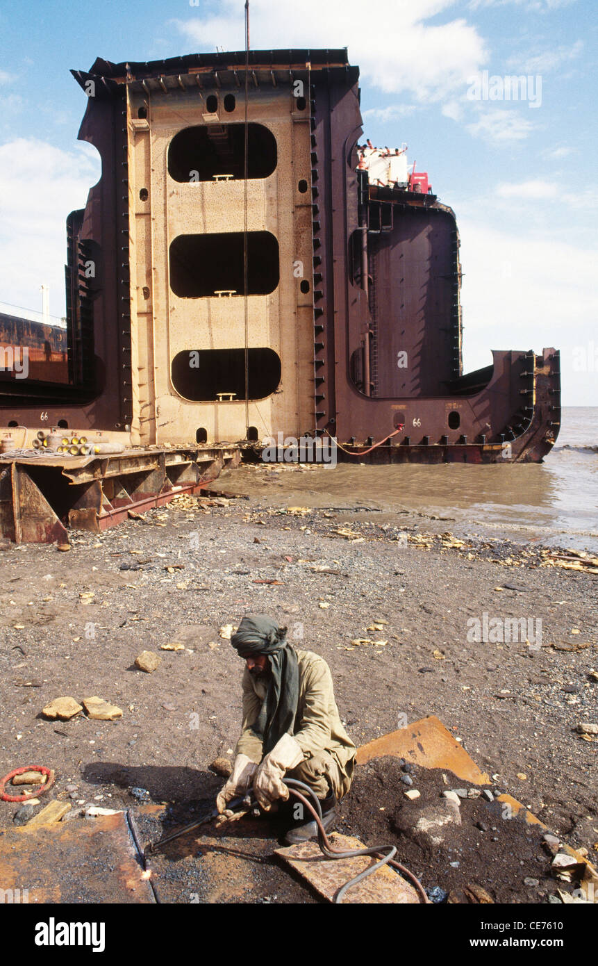 Alang Ship Breaking Yard High Resolution Stock Photography and Images ...